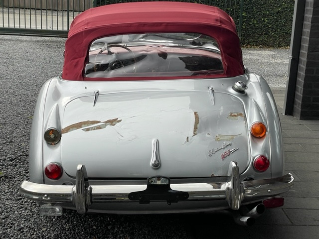 Austin Healey 3000 MK3 BJ8 Roadster ,In a beautiful color combination ...